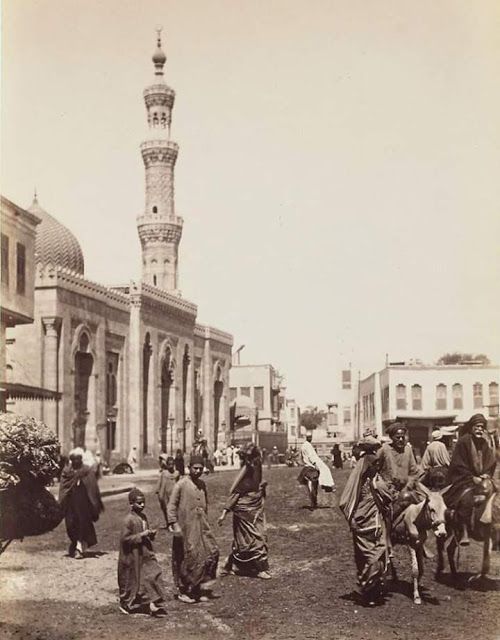 Historical Old Cairo: A Picture of Sayeda Zainab Mosque - Egyptfwd.org